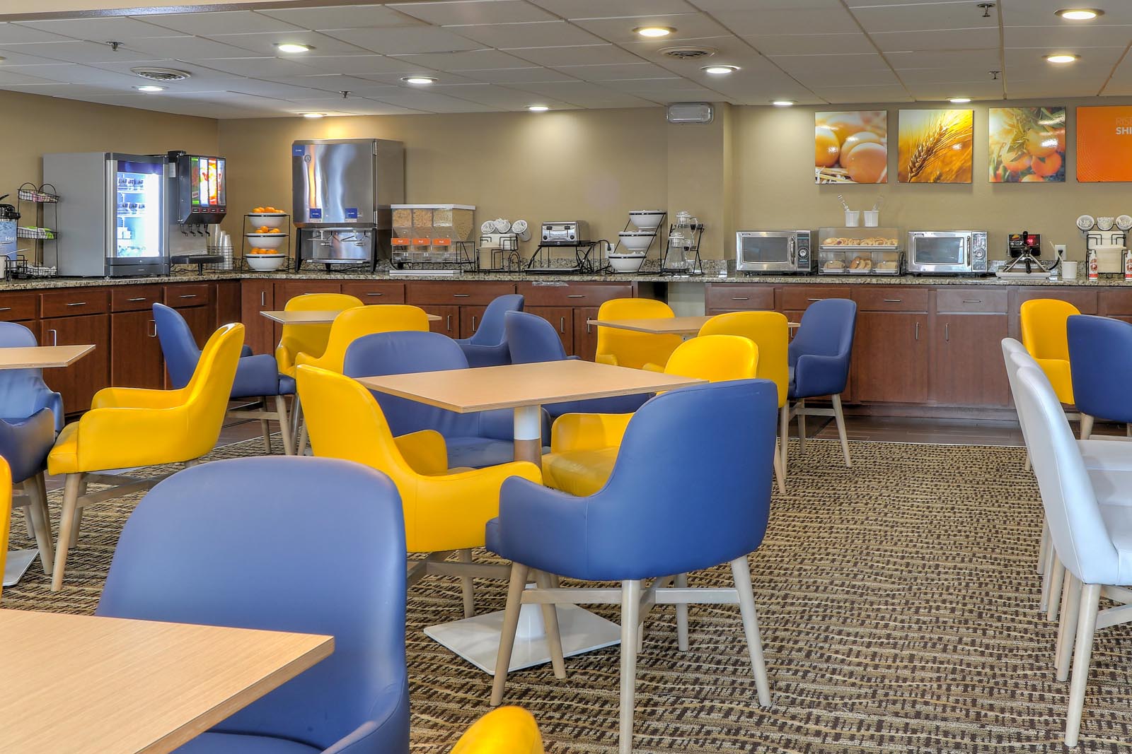 Photo Gallery | Comfort Inn & Suites at Dollywood Lane